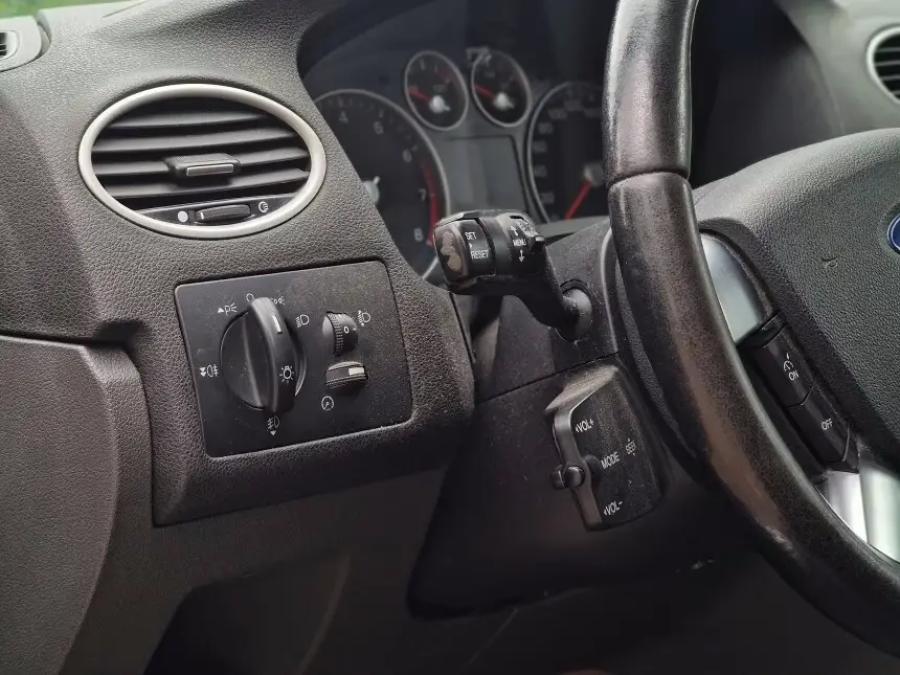 Melns Ford Focus 2007 Grobiņa, ar dzinēja tilpumu 1.60 L un nobraukumu 191 tūkst. km par 1500 €, foto 19 vietnē AUTOMOTO.COM.LV