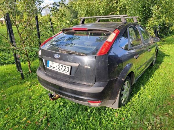 Black Ford Focus 2007 in Riga, with an engine capacity of 1.60 L and mileage of 290 thousand km for 450 €, photo 3 on AUTOMOTO.COM.LV