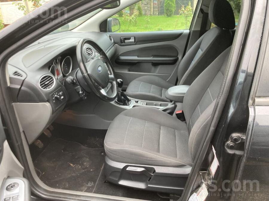 Melns Ford Focus 2008 Jelgava, ar dzinēja tilpumu 1.80 L un nobraukumu 244 tūkst. km par 6350 €, foto 12 vietnē AUTOMOTO.COM.LV
