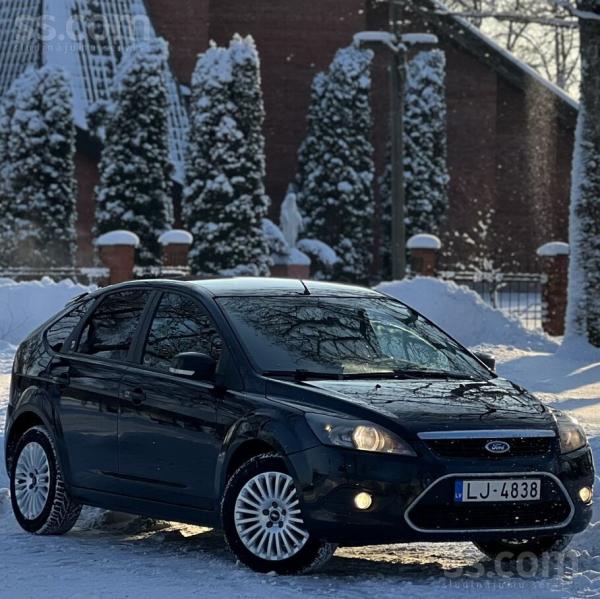 Black Ford Focus 2008 in Dobele, with an engine capacity of 1.60 L and mileage of 305 thousand km for 2350 €, photo 1 on AUTOMOTO.COM.LV