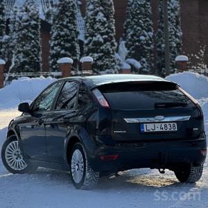 Melns Ford Focus 2008 Dobele, ar dzinēja tilpumu 1.60 L un nobraukumu 305 tūkst. km par 2350 €, foto 4 vietnē AUTOMOTO.COM.LV