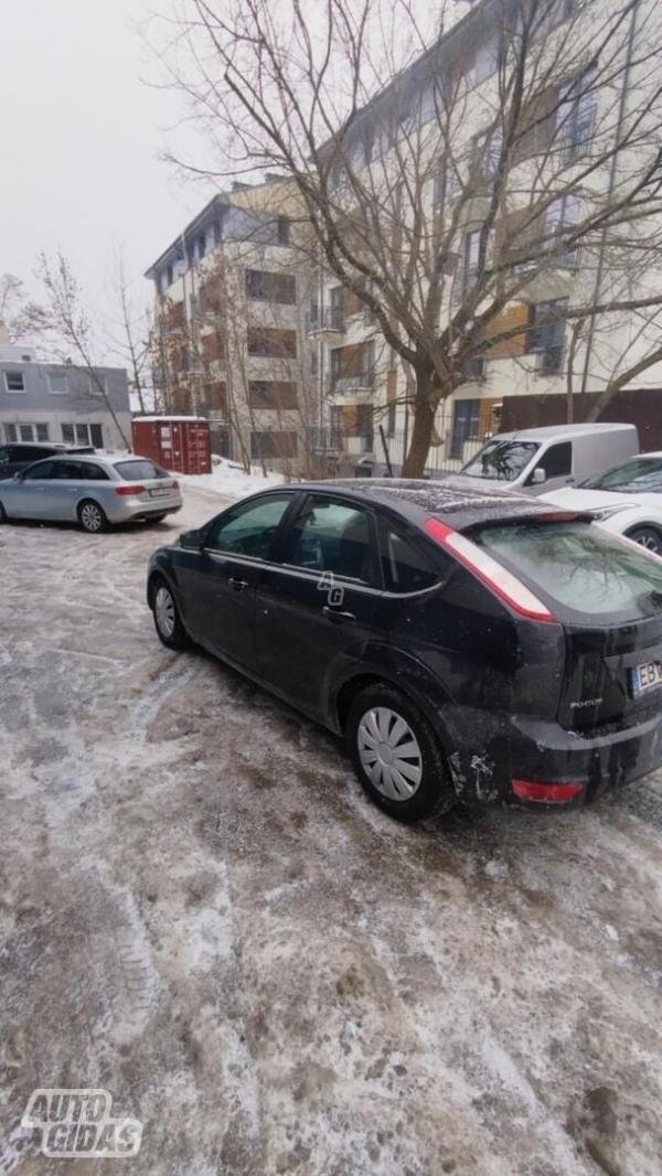 Black Ford Focus 2008 in Vilnius, with an engine capacity of 1.60 L and mileage of 274 thousand km for 800 €, photo 3 on AUTOMOTO.COM.LV