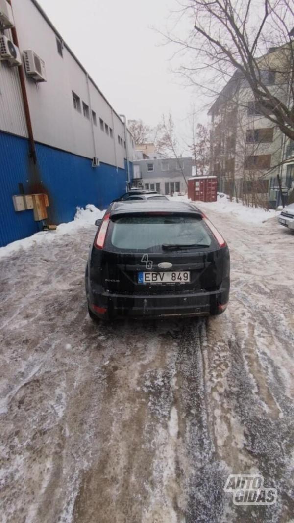 Black Ford Focus 2008 in Vilnius, with an engine capacity of 1.60 L and mileage of 274 thousand km for 800 €, photo 4 on AUTOMOTO.COM.LV