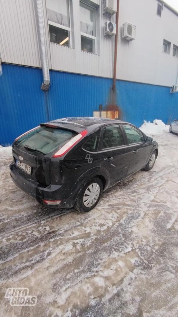 Black Ford Focus 2008 in Vilnius, with an engine capacity of 1.60 L and mileage of 274 thousand km for 800 €, photo 5 on AUTOMOTO.COM.LV