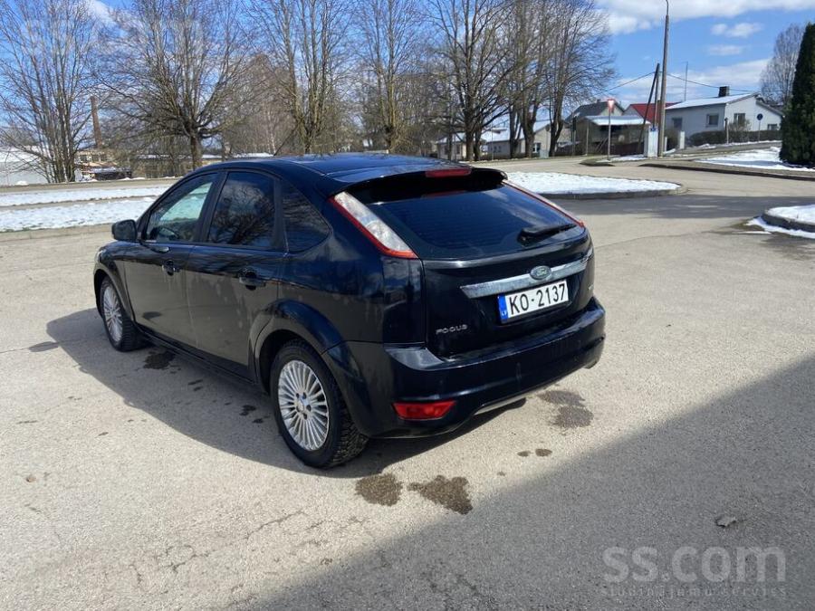 Melns Ford Focus 2008 Cēsis, ar dzinēja tilpumu 1.80 L un nobraukumu 216 tūkst. km par 1499 €, foto 5 vietnē AUTOMOTO.COM.LV