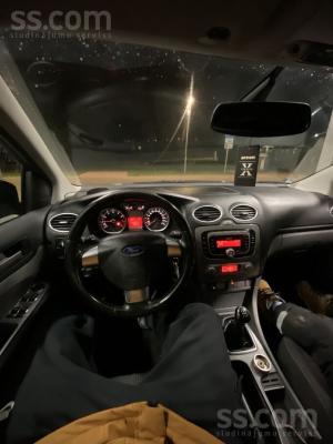 Melns Ford Focus 2008 Cēsis, ar dzinēja tilpumu 1.80 L un nobraukumu 216 tūkst. km par 1499 €, foto 6 vietnē AUTOMOTO.COM.LV