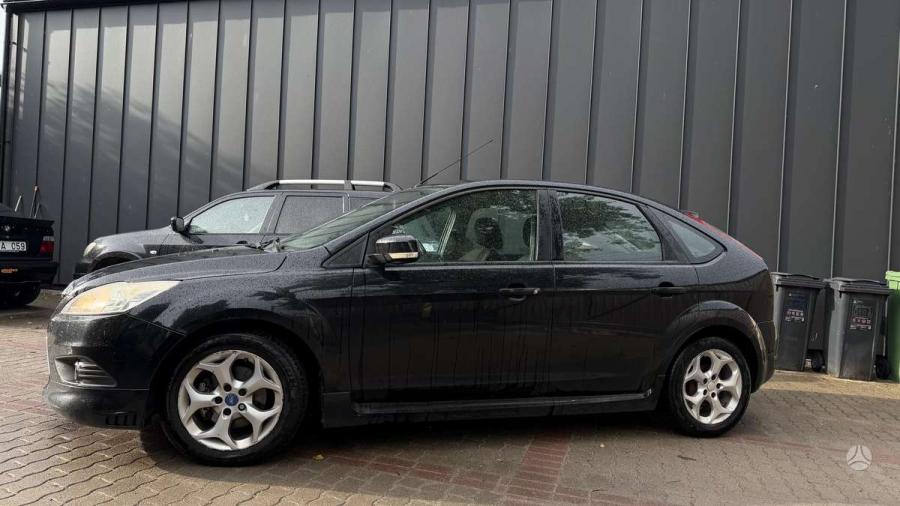 Melns Ford Focus 2008 Viļņa, ar dzinēja tilpumu 1.60 L un nobraukumu 193 tūkst. km par 1350 €, foto 4 vietnē AUTOMOTO.COM.LV