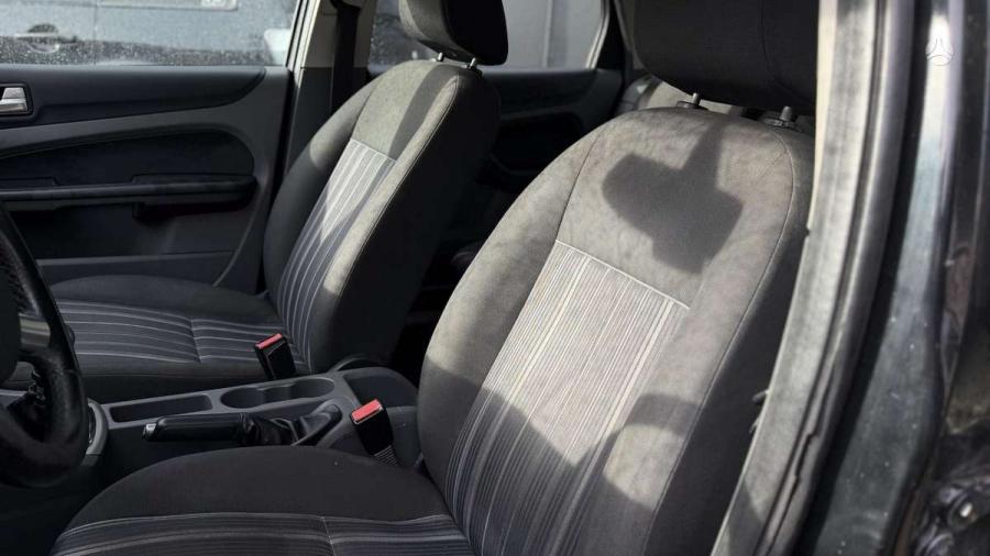 Melns Ford Focus 2008 Viļņa, ar dzinēja tilpumu 1.60 L un nobraukumu 193 tūkst. km par 1350 €, foto 12 vietnē AUTOMOTO.COM.LV
