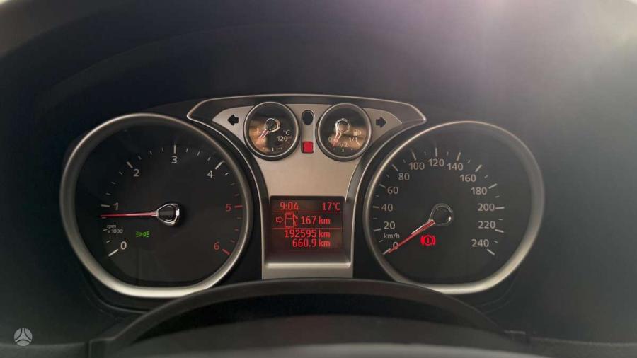 Melns Ford Focus 2008 Viļņa, ar dzinēja tilpumu 1.60 L un nobraukumu 193 tūkst. km par 1350 €, foto 13 vietnē AUTOMOTO.COM.LV