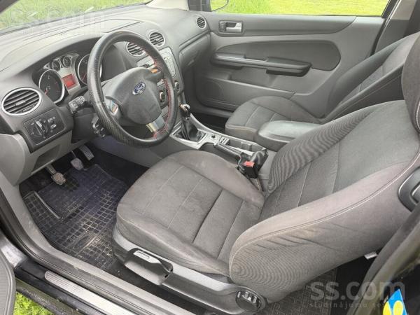 Melns Ford Focus 2008 Saldus, ar dzinēja tilpumu 1.60 L un nobraukumu 360 tūkst. km par 2200 €, foto 5 vietnē AUTOMOTO.COM.LV