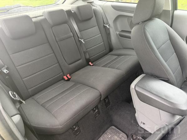 Melns Ford Focus 2008 Saldus, ar dzinēja tilpumu 1.60 L un nobraukumu 360 tūkst. km par 2200 €, foto 8 vietnē AUTOMOTO.COM.LV