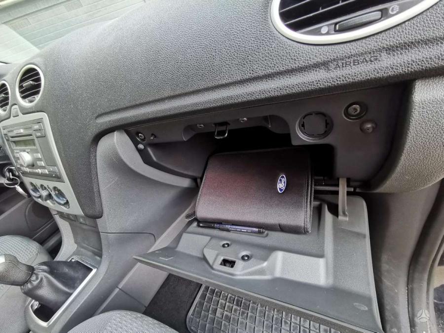 Melns Ford Focus 2008 Viļņa, ar dzinēja tilpumu 1.56 L un nobraukumu 230 tūkst. km par 750 €, foto 20 vietnē AUTOMOTO.COM.LV