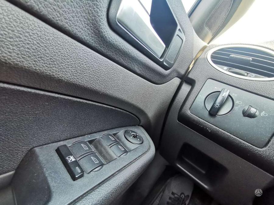 Melns Ford Focus 2008 Viļņa, ar dzinēja tilpumu 1.56 L un nobraukumu 230 tūkst. km par 750 €, foto 24 vietnē AUTOMOTO.COM.LV