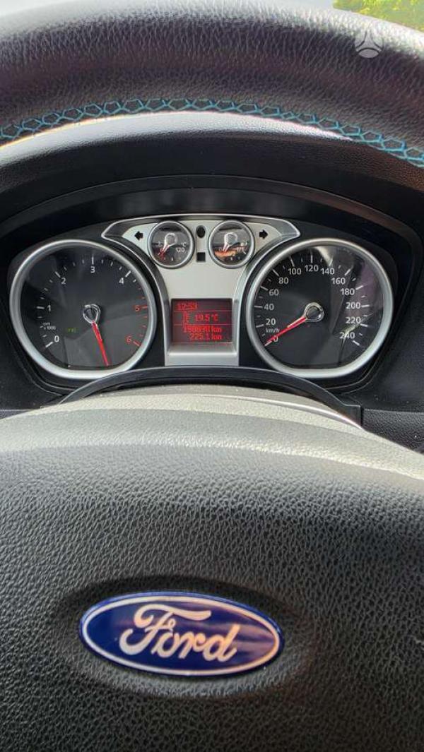 Black Ford Focus 2008 in Siauliai, with an engine capacity of 1.60 L and mileage of 199 thousand km for 1600 €, photo 10 on AUTOMOTO.COM.LV