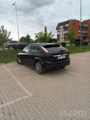 Melns Ford Focus 2008 Jelgava, ar dzinēja tilpumu 1.60 L un nobraukumu 458 tūkst. km par 2400 €, foto 3 vietnē AUTOMOTO.COM.LV