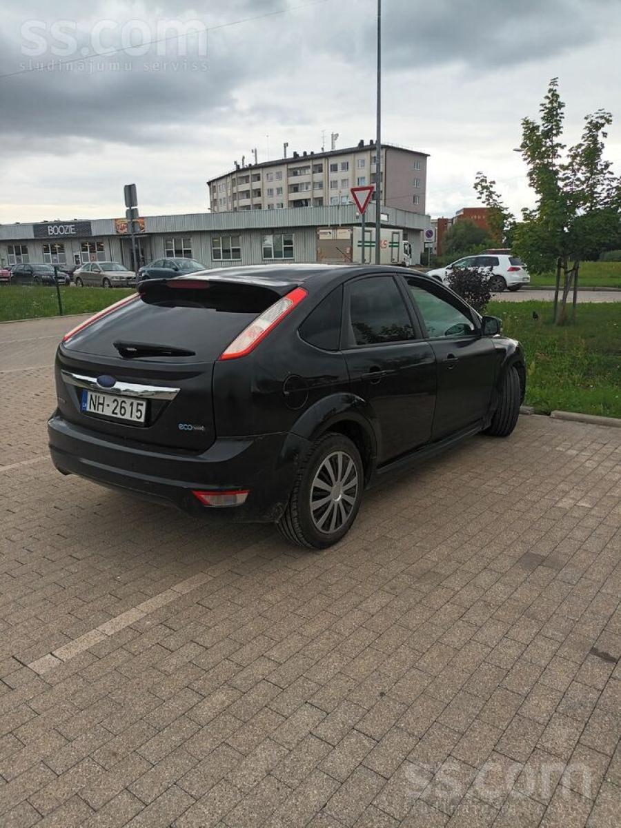 Melns Ford Focus 2008 Jelgava, ar dzinēja tilpumu 1.60 L un nobraukumu 458 tūkst. km par 2400 €, foto 5 vietnē AUTOMOTO.COM.LV