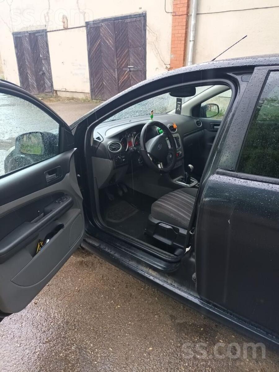 Melns Ford Focus 2008 Jelgava, ar dzinēja tilpumu 1.60 L un nobraukumu 458 tūkst. km par 2400 €, foto 7 vietnē AUTOMOTO.COM.LV