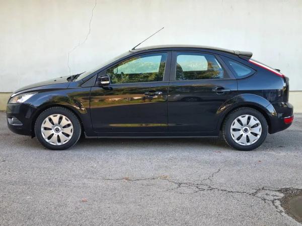 Melns Ford Focus 2008 Ogre, ar dzinēja tilpumu 2.00 L un nobraukumu 188 tūkst. km par 3350 €, foto 5 vietnē AUTOMOTO.COM.LV