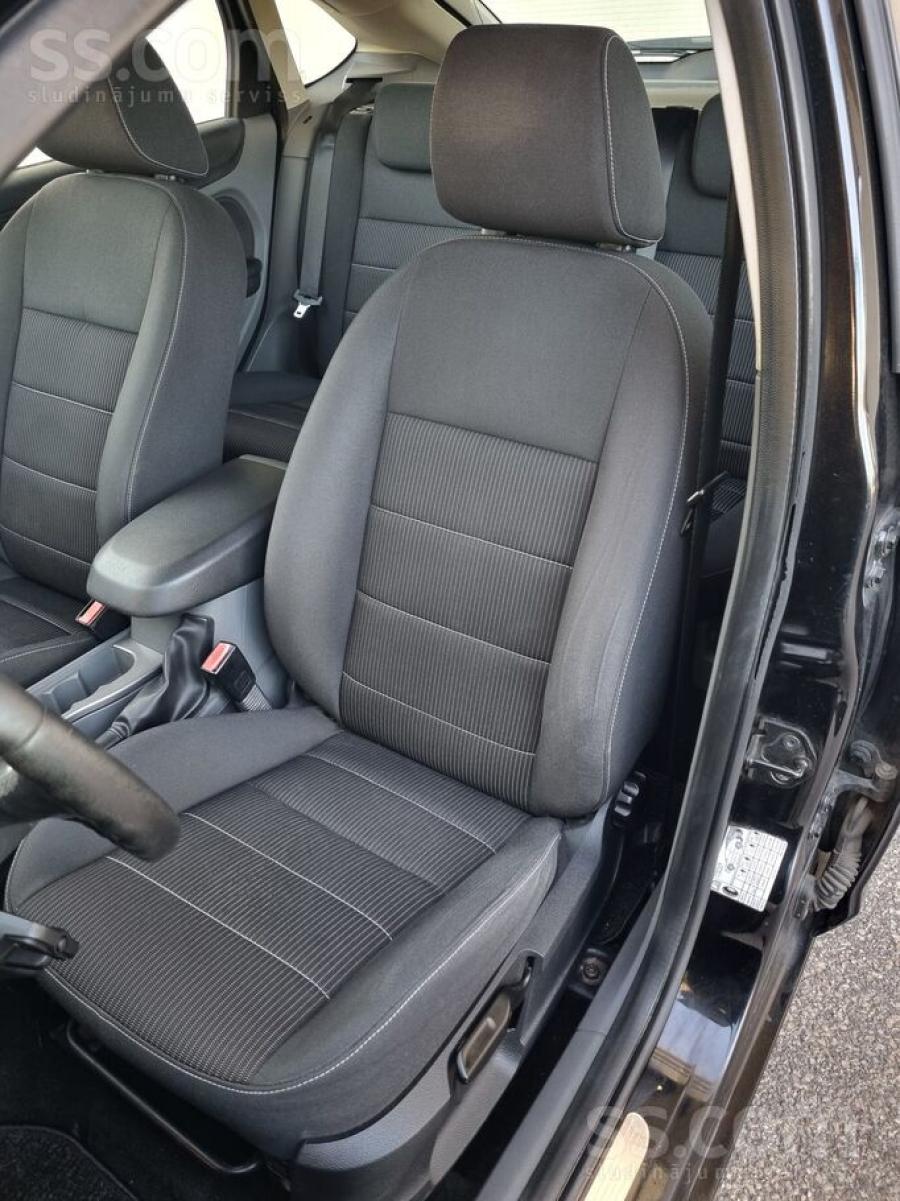 Black Ford Focus 2008 in Ogre, with an engine capacity of 2.00 L and mileage of 188 thousand km for 3350 €, photo 16 on AUTOMOTO.COM.LV
