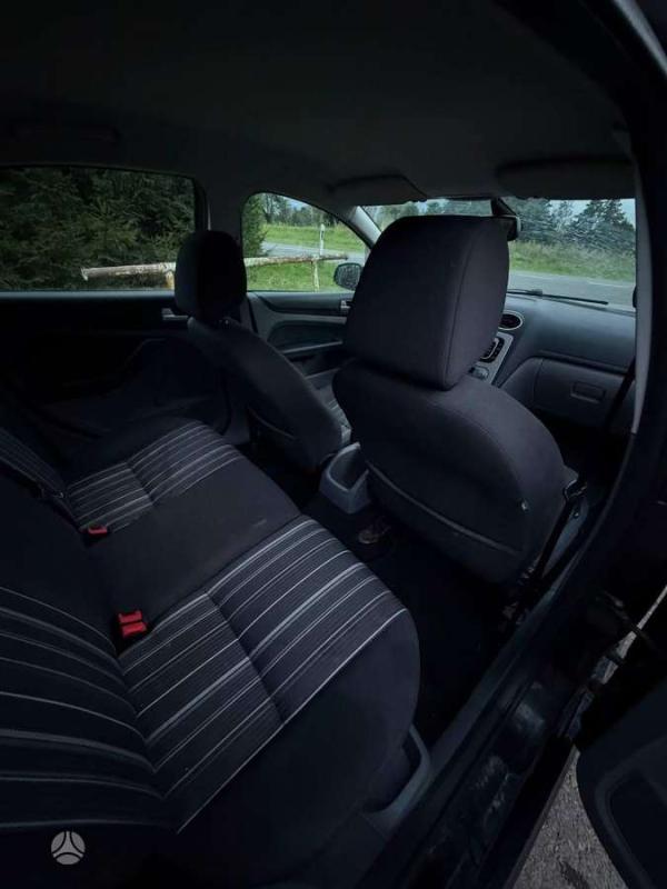 Black Ford Focus 2008 in Vilnius, with an engine capacity of 1.60 L and mileage of 193 thousand km for 1350 €, photo 7 on AUTOMOTO.COM.LV