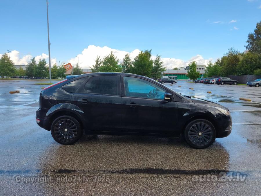 Black Ford Focus 2008 in Tartu, with an engine capacity of 1.60 L and mileage of 257 thousand km for 1250 €, photo 5 on AUTOMOTO.COM.LV