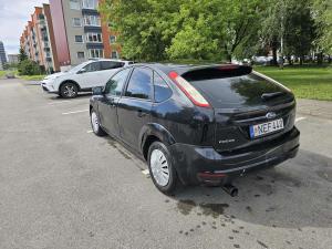 Melns Ford Focus 2009 Klaipėda, ar dzinēja tilpumu 1.56 L un nobraukumu 365 tūkst. km par 1350 €, foto 4 vietnē AUTOMOTO.COM.LV