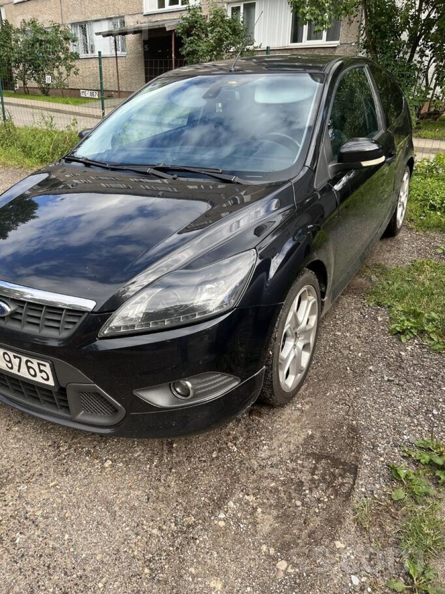 Black Ford Focus 2009 in Riga, with an engine capacity of 2.00 L and mileage of 251 thousand km for 1400 €, photo 4 on AUTOMOTO.COM.LV