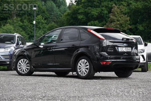 Melns Ford Focus 2009 Rīga, ar dzinēja tilpumu 1.60 L un nobraukumu 202 tūkst. km par 2590 €, foto 3 vietnē AUTOMOTO.COM.LV