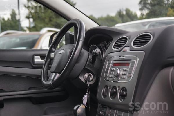 Melns Ford Focus 2009 Rīga, ar dzinēja tilpumu 1.60 L un nobraukumu 202 tūkst. km par 2590 €, foto 6 vietnē AUTOMOTO.COM.LV