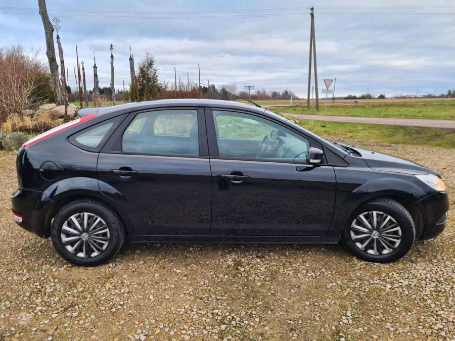 Black Ford Focus 2010 in Klaipeda, with an engine capacity of 1.56 L and mileage of 289 thousand km for 2499 €, photo 3 on AUTOMOTO.COM.LV