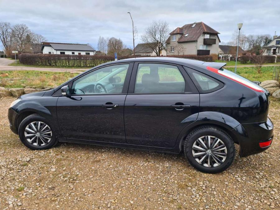 Black Ford Focus 2010 in Klaipeda, with an engine capacity of 1.56 L and mileage of 289 thousand km for 2499 €, photo 4 on AUTOMOTO.COM.LV