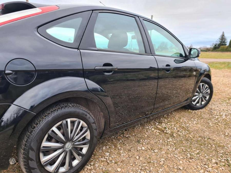 Black Ford Focus 2010 in Klaipeda, with an engine capacity of 1.56 L and mileage of 289 thousand km for 2499 €, photo 29 on AUTOMOTO.COM.LV