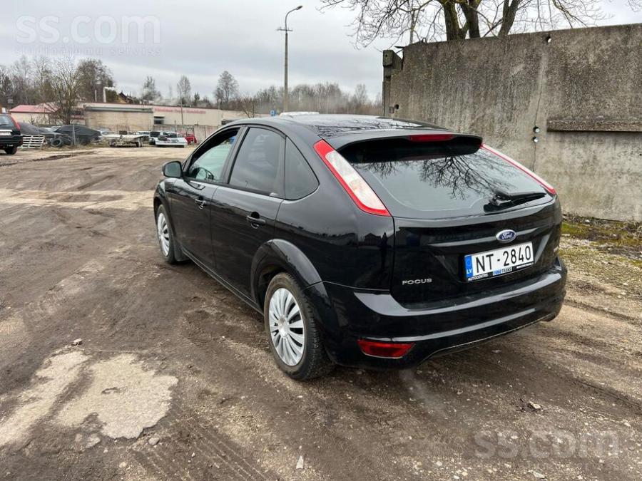 Black Ford Focus 2010 in Rezekne, with an engine capacity of 1.60 L and mileage of 0 thousand km for 2650 €, photo 4 on AUTOMOTO.COM.LV