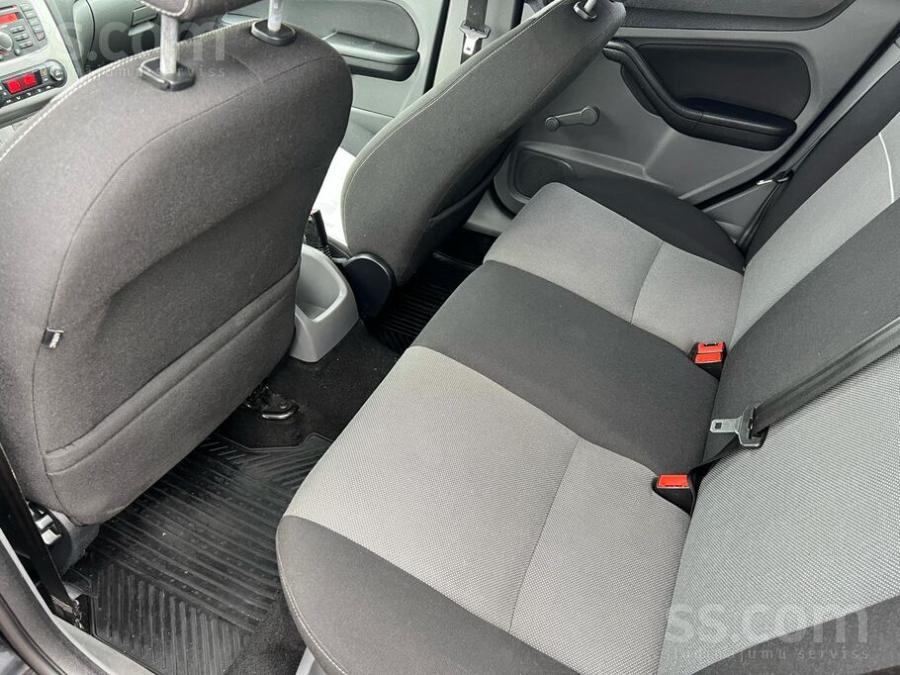 Black Ford Focus 2010 in Rezekne, with an engine capacity of 1.60 L and mileage of 0 thousand km for 2650 €, photo 7 on AUTOMOTO.COM.LV