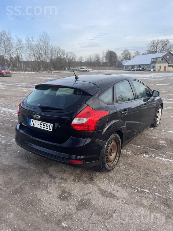 Black Ford Focus 2011 in Talsi, with an engine capacity of 1.60 L and mileage of 162 thousand km for 3500 €, photo 5 on AUTOMOTO.COM.LV