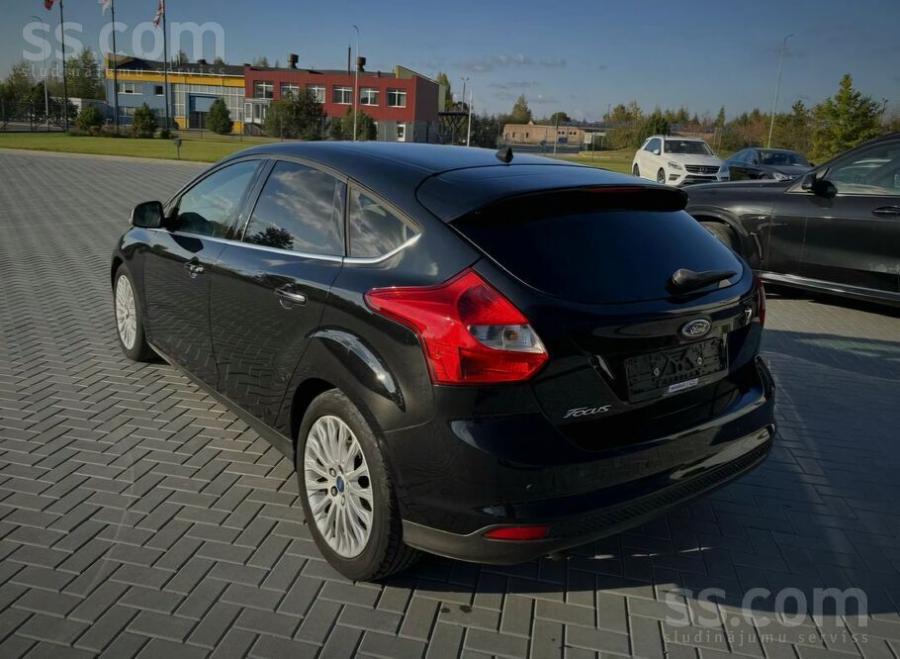 Black Ford Focus 2011 in Telschi, with an engine capacity of 1.60 L and mileage of 231 thousand km for 3999 €, photo 4 on AUTOMOTO.COM.LV