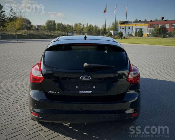 Black Ford Focus 2011 in Telschi, with an engine capacity of 1.60 L and mileage of 231 thousand km for 3999 €, photo 5 on AUTOMOTO.COM.LV