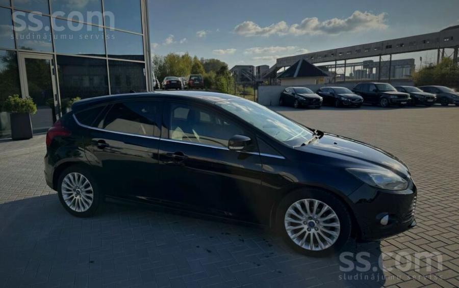 Black Ford Focus 2011 in Telschi, with an engine capacity of 1.60 L and mileage of 231 thousand km for 3999 €, photo 7 on AUTOMOTO.COM.LV