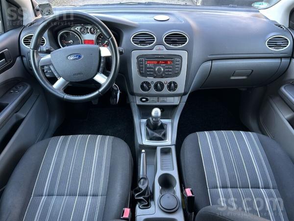 Melns Ford Focus 2011 Limbaži, ar dzinēja tilpumu 1.60 L un nobraukumu 277 tūkst. km par 3450 €, foto 7 vietnē AUTOMOTO.COM.LV