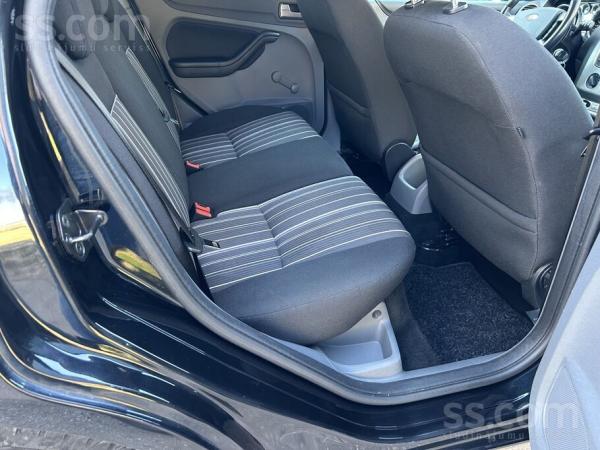Black Ford Focus 2011 in Limbazi, with an engine capacity of 1.60 L and mileage of 277 thousand km for 3450 €, photo 9 on AUTOMOTO.COM.LV