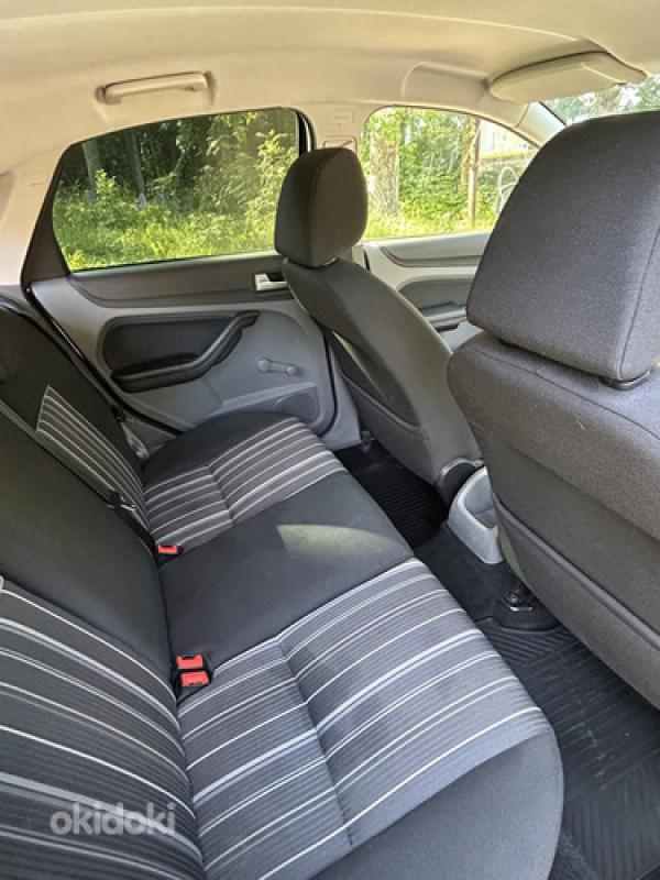Melns Ford Focus 2011 Tartu, ar dzinēja tilpumu 1.60 L un nobraukumu 184 tūkst. km par 2300 €, foto 7 vietnē AUTOMOTO.COM.LV