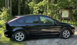 Melns Ford Focus 2011 Tartu, ar dzinēja tilpumu 1.60 L un nobraukumu 184 tūkst. km par 2300 €, foto 17 vietnē AUTOMOTO.COM.LV