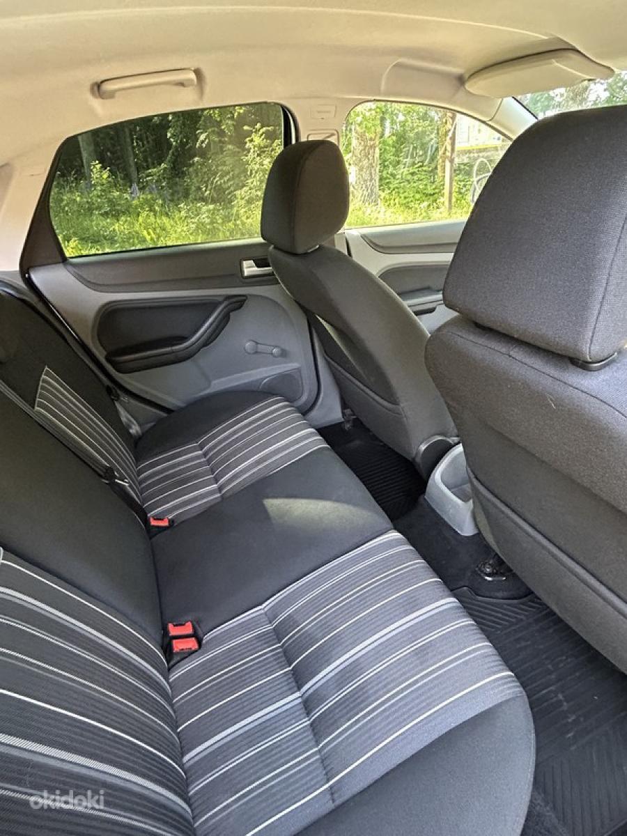 Melns Ford Focus 2011 Tartu, ar dzinēja tilpumu 1.60 L un nobraukumu 184 tūkst. km par 2300 €, foto 20 vietnē AUTOMOTO.COM.LV