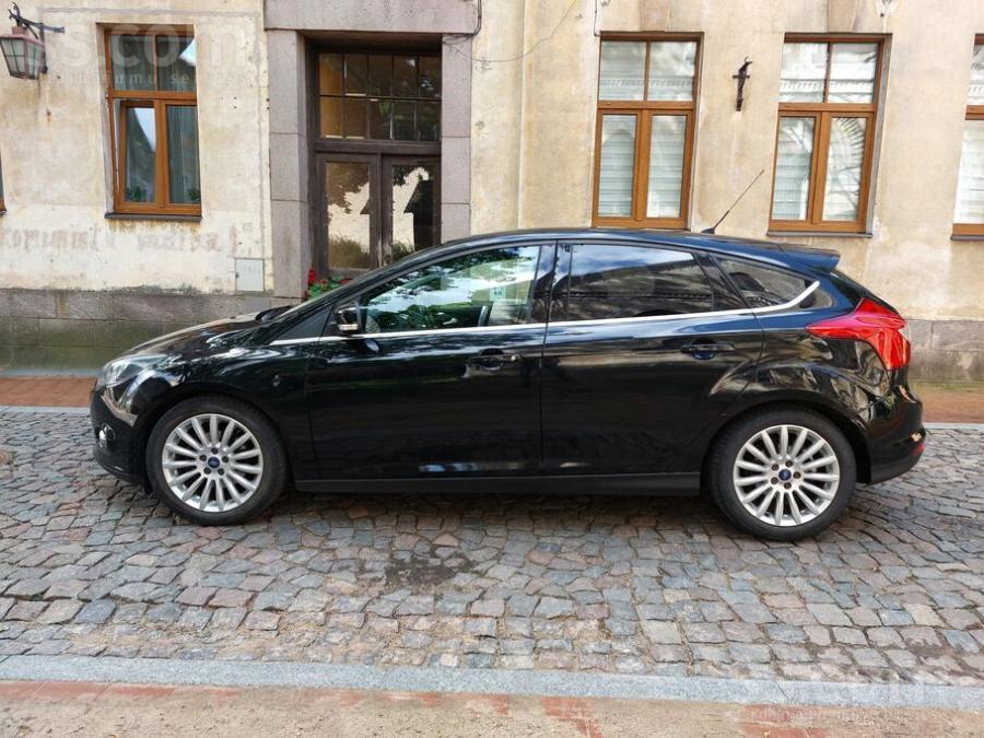 Black Ford Focus 2011 in Cesis, with an engine capacity of 1.60 L and mileage of 274 thousand km for 2650 €, photo 3 on AUTOMOTO.COM.LV