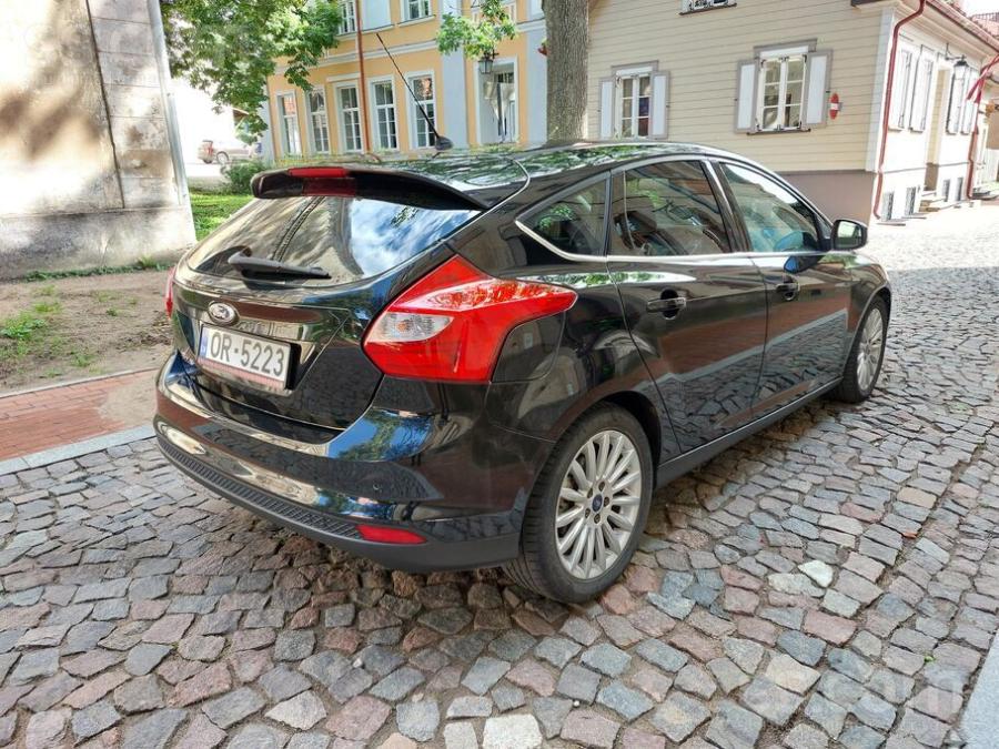 Black Ford Focus 2011 in Cesis, with an engine capacity of 1.60 L and mileage of 274 thousand km for 2650 €, photo 5 on AUTOMOTO.COM.LV