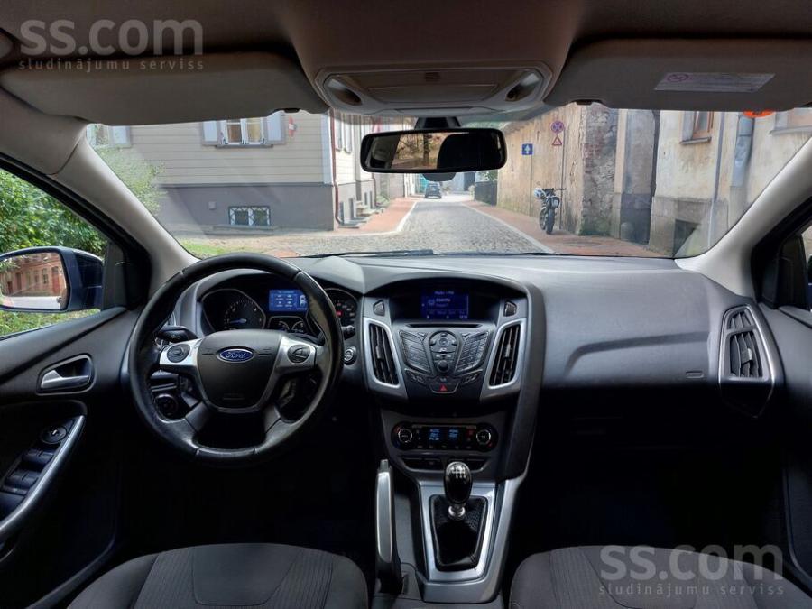 Black Ford Focus 2011 in Cesis, with an engine capacity of 1.60 L and mileage of 274 thousand km for 2650 €, photo 9 on AUTOMOTO.COM.LV