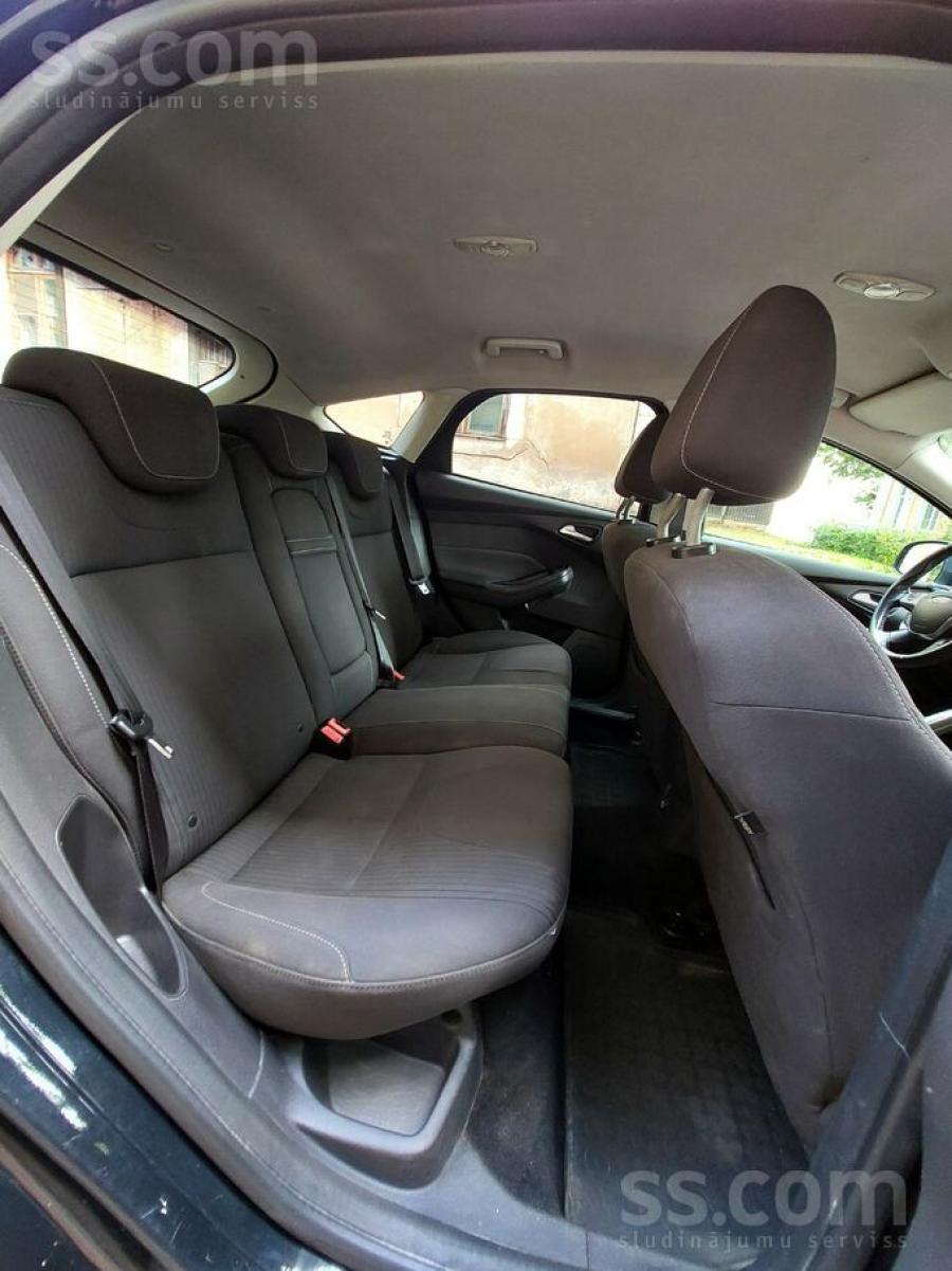 Black Ford Focus 2011 in Cesis, with an engine capacity of 1.60 L and mileage of 274 thousand km for 2650 €, photo 11 on AUTOMOTO.COM.LV