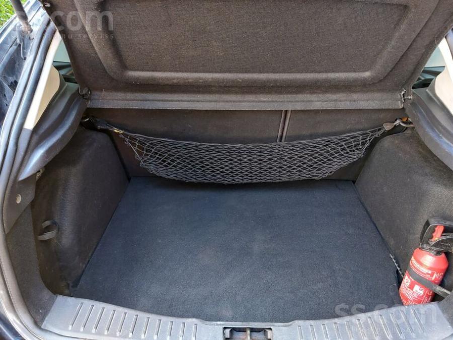 Black Ford Focus 2011 in Cesis, with an engine capacity of 1.60 L and mileage of 274 thousand km for 2650 €, photo 12 on AUTOMOTO.COM.LV