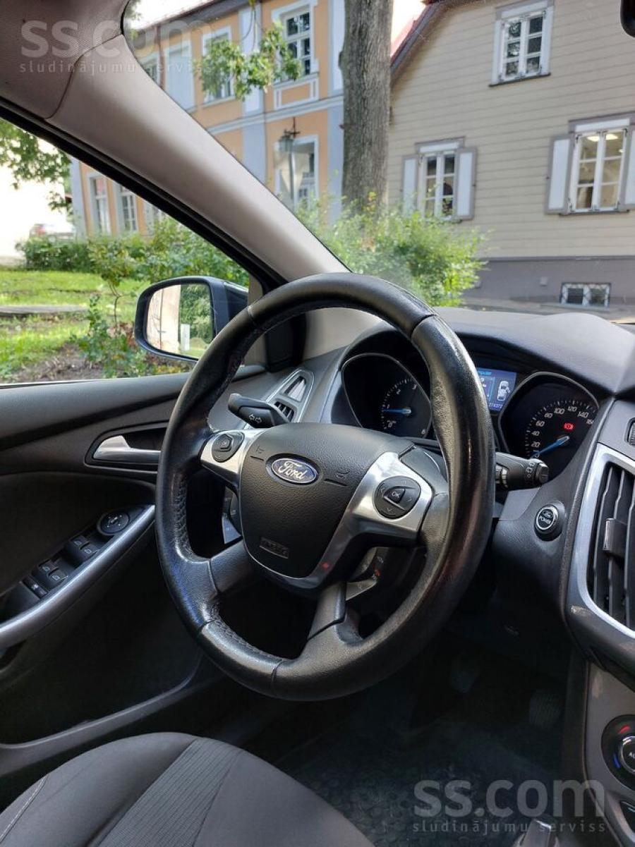 Black Ford Focus 2011 in Cesis, with an engine capacity of 1.60 L and mileage of 274 thousand km for 2650 €, photo 14 on AUTOMOTO.COM.LV