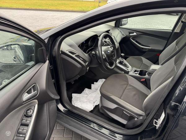 Melns Ford Focus 2012 Telšiai, ar dzinēja tilpumu 1.56 L un nobraukumu 176 tūkst. km par 3999 €, foto 11 vietnē AUTOMOTO.COM.LV